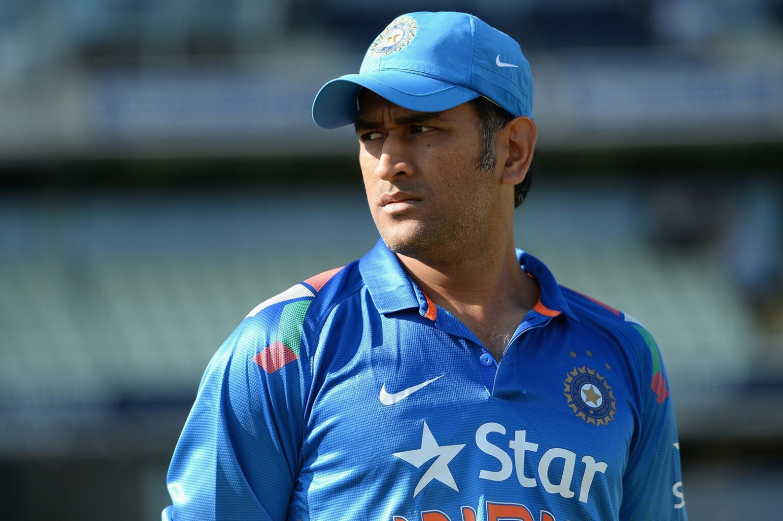 8 Leadership Style of Captain cool Mahindra Singh Dhoni - The One Liner